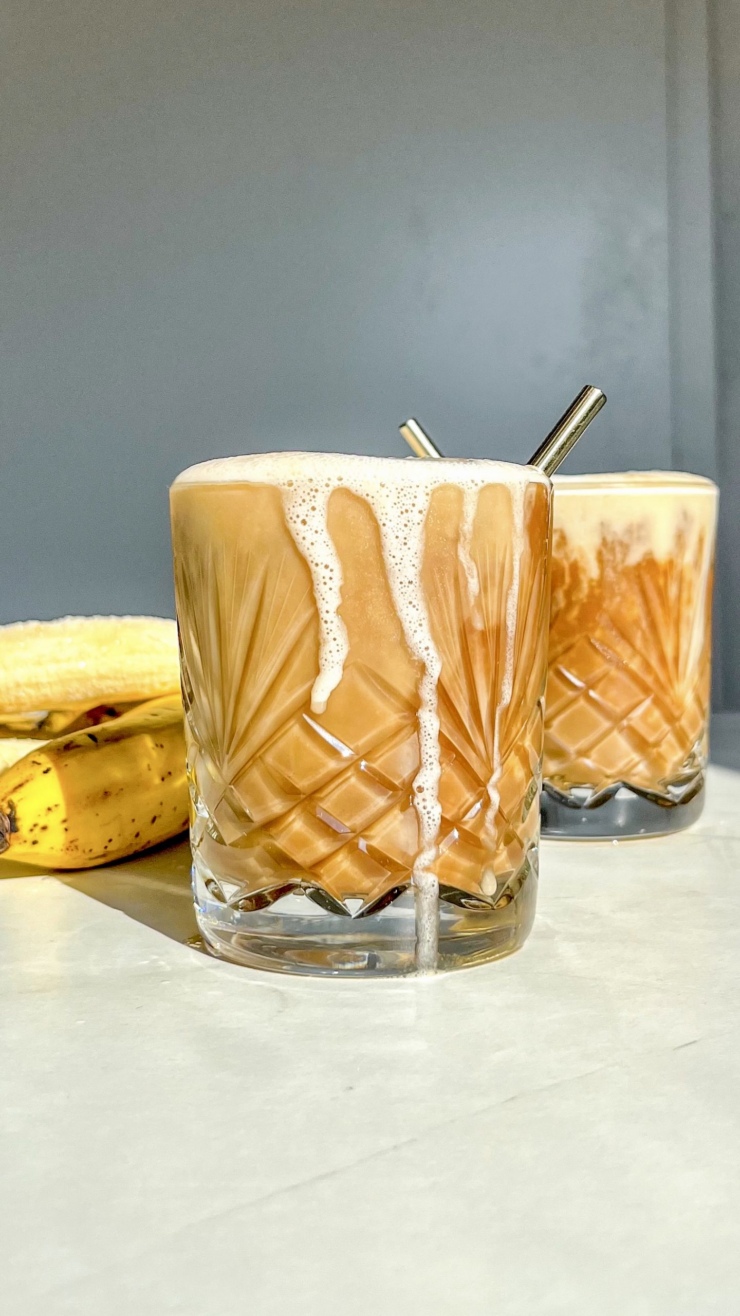 Eiskaffee mit Banane