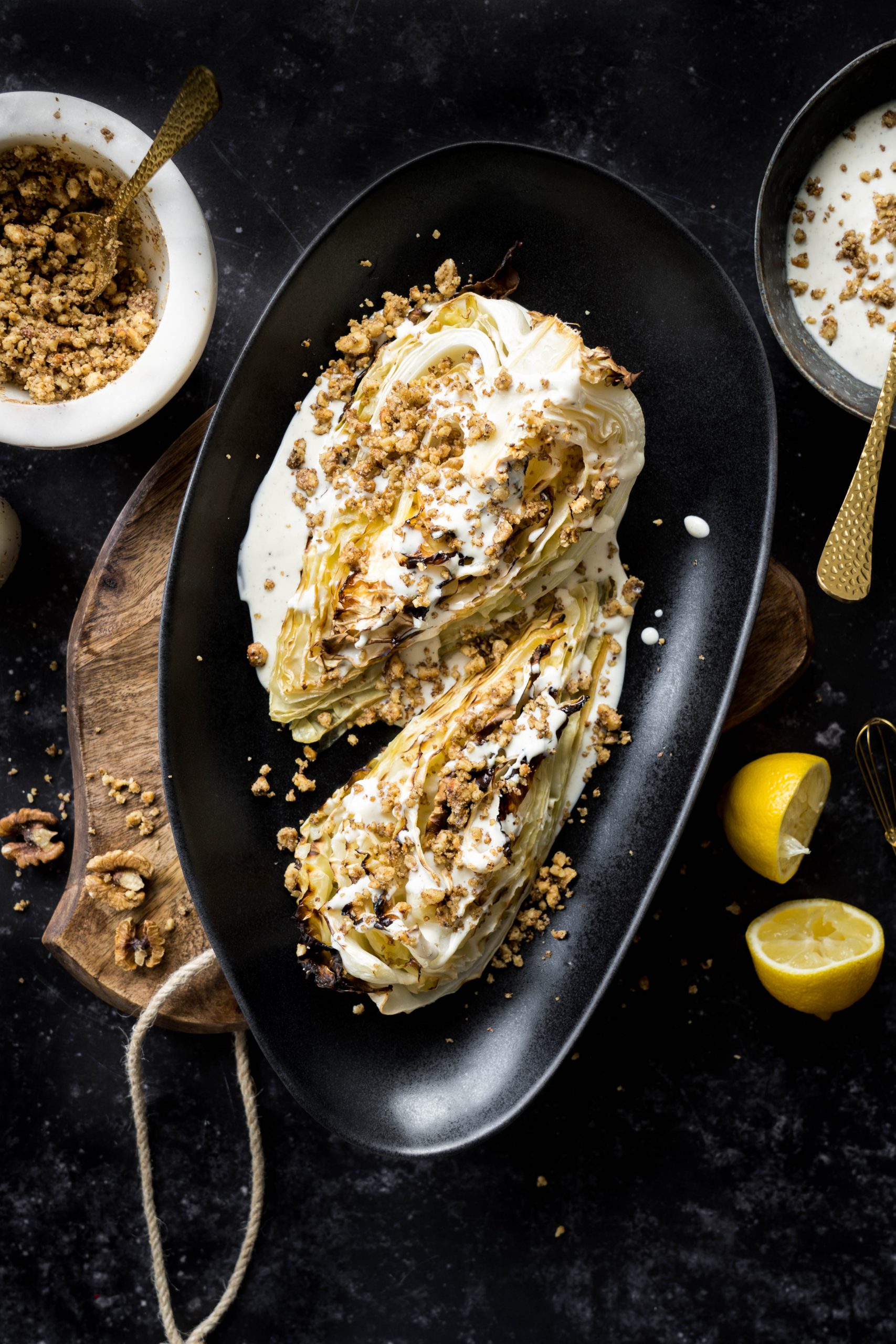 Gerösteter Spitzkohl mit Joghurt Dressing